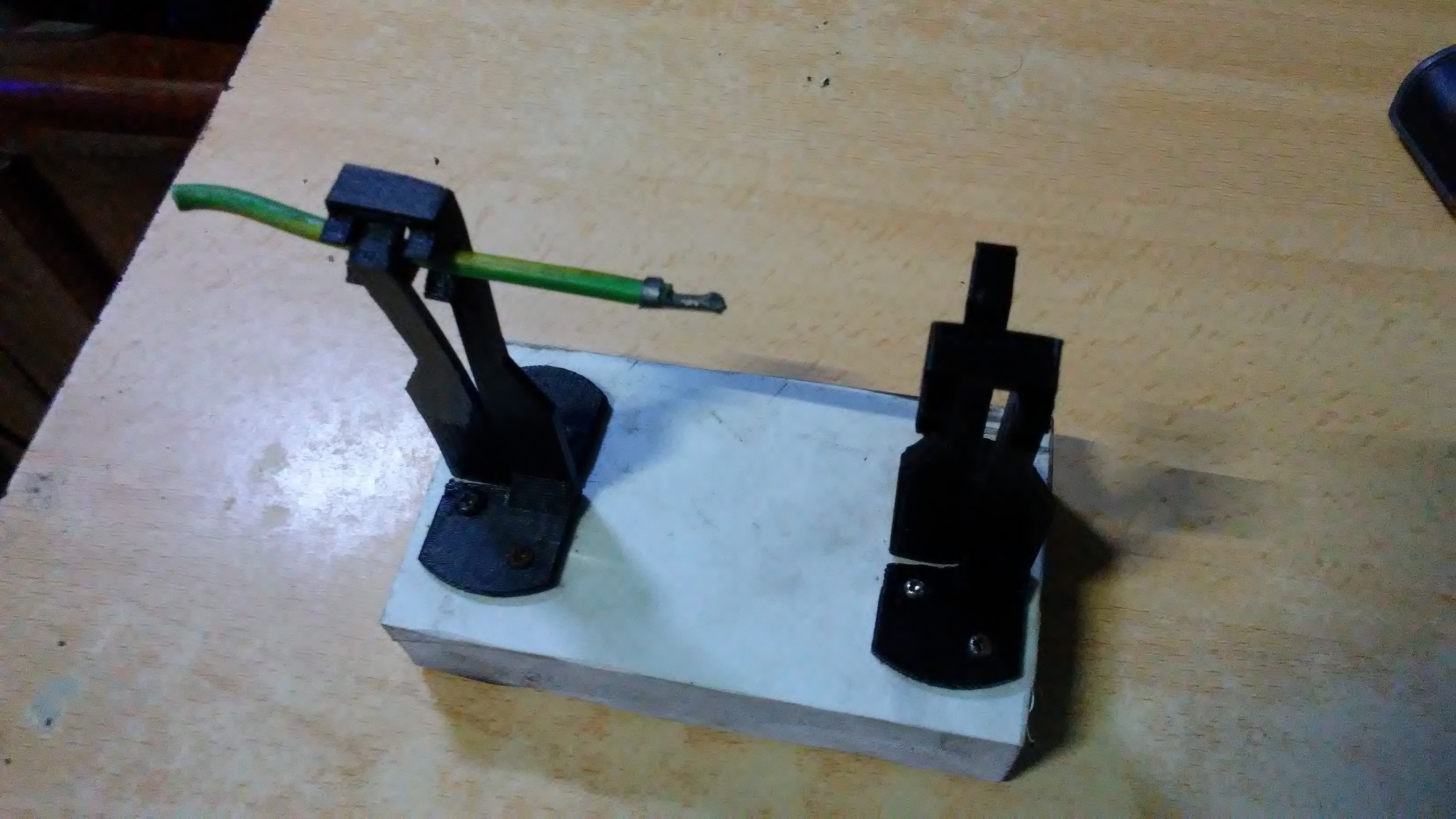 STL file soldering helper 🧞‍♂️・3D printable design to download・Cults