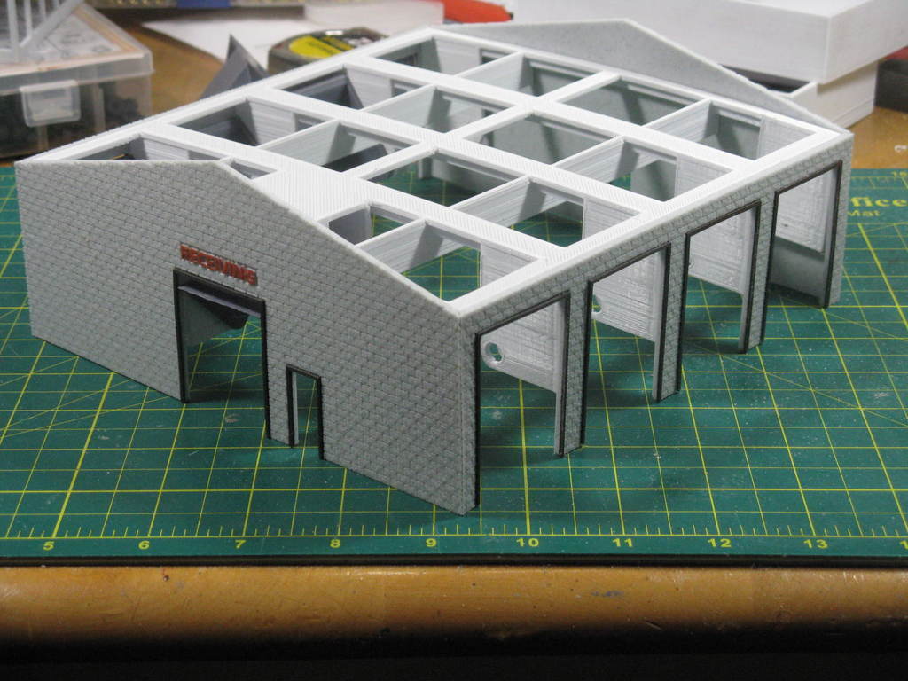 Free STL file HO Scale Truck Dealership 🚚・Design to download and 3D ...