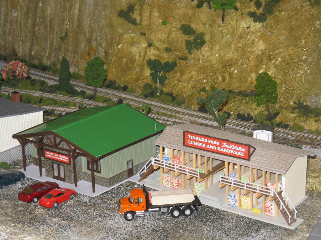 Free STL file HO Scale Hardware Store・3D printable model to download・Cults