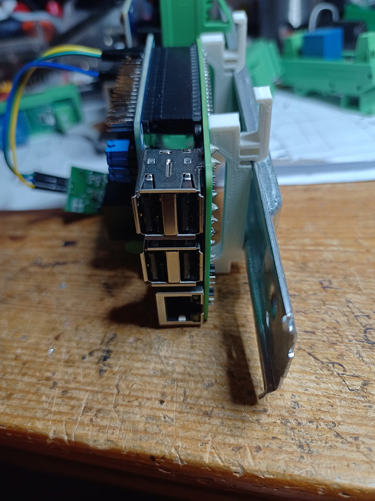 Free 3D file Raspberry Pi3 rail din support・3D printable model to download・Cults