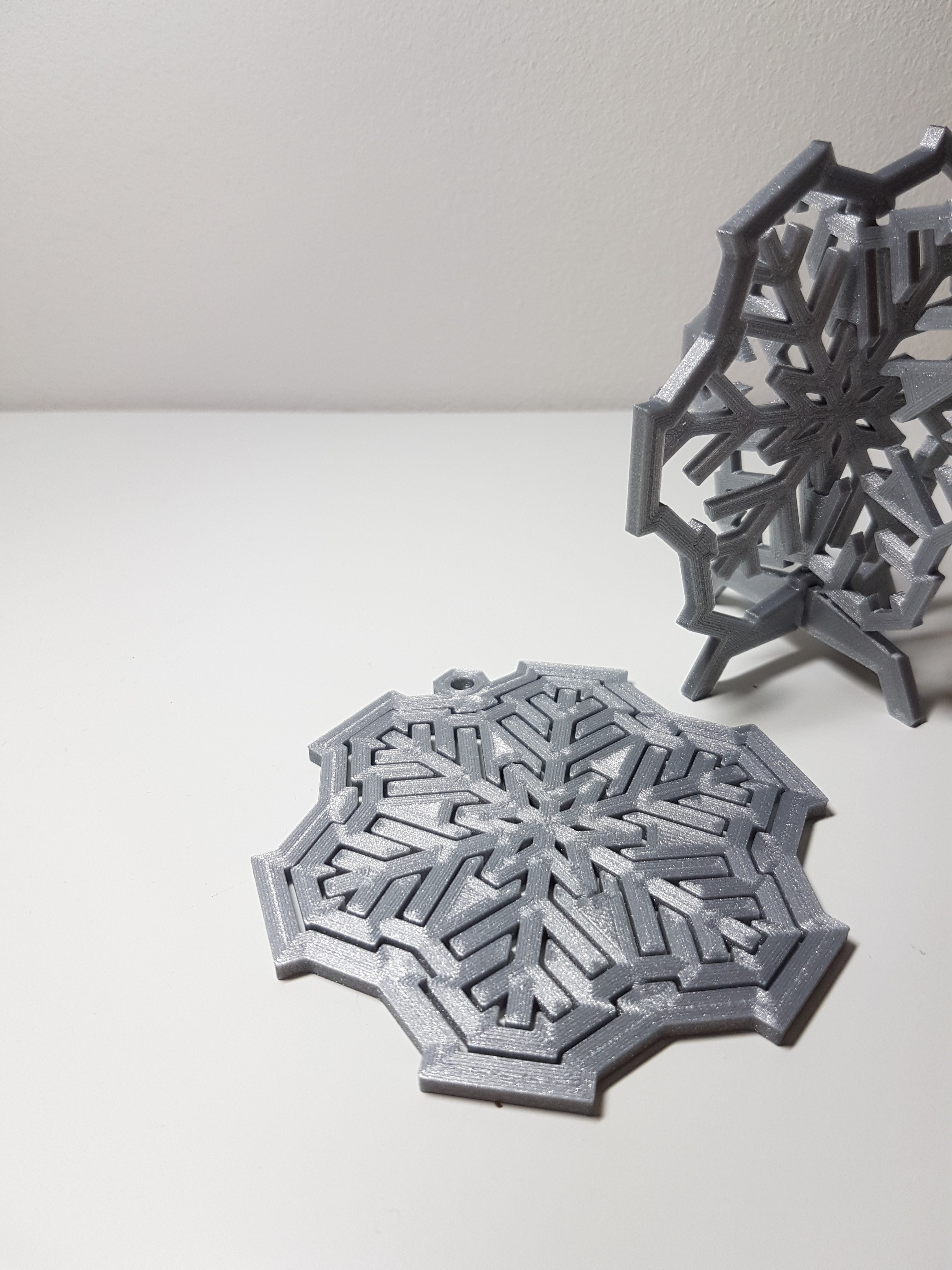 Free STL file Spinning snowflake tree ornament・3D printing template to ...