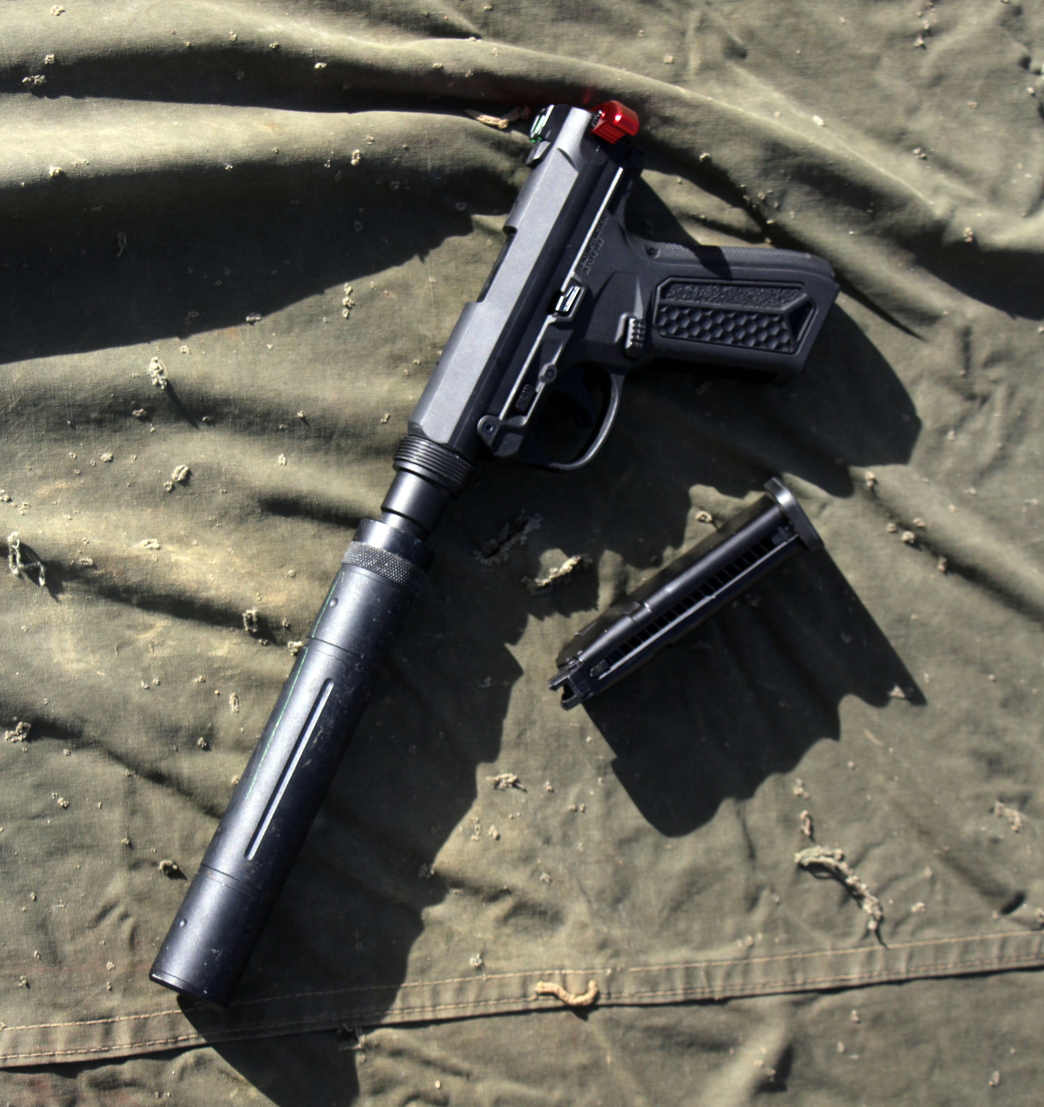 STL file AAP-01 | ADAPTER TO M4 HANDGUARD M-LOCK 🔧・Template to download ...