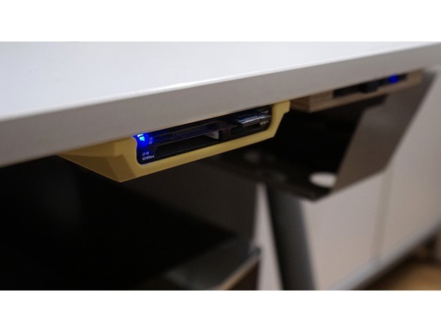 STL file Card Reader Housing for Hama 35 in 1 USB2.0 🧞‍♂️・3D printable ...