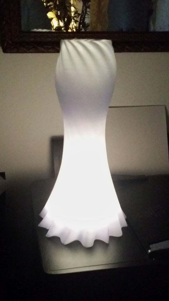 Free STL file Vase Lamp・3D printable model to download・Cults
