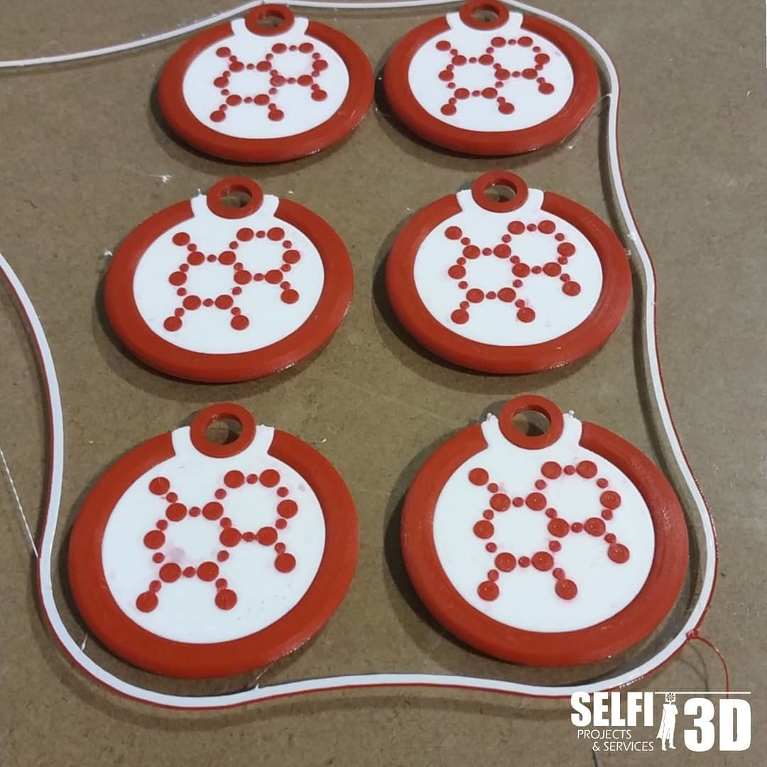 Free STL file Scientific molecule keychain - Two colors 🧑‍🔬・3D print ...