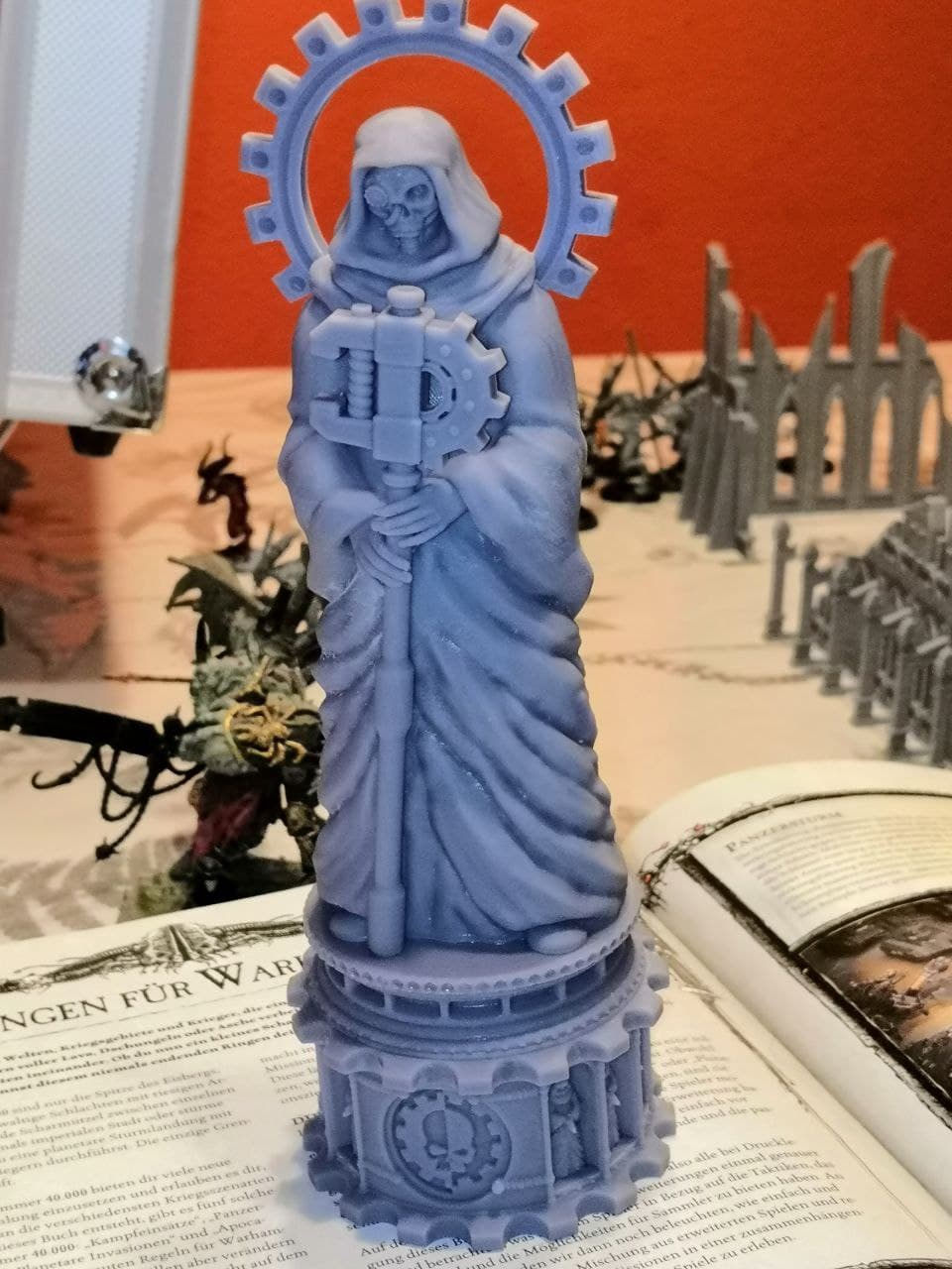 OBJ file Tabletop Martian Tech Mechanical Priest Statue・3D printing ...