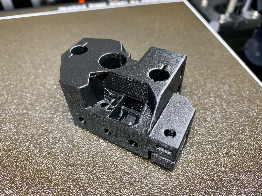 Free 3D file Prusa MMU2 Selector with magnet FINDA window (easier print ...