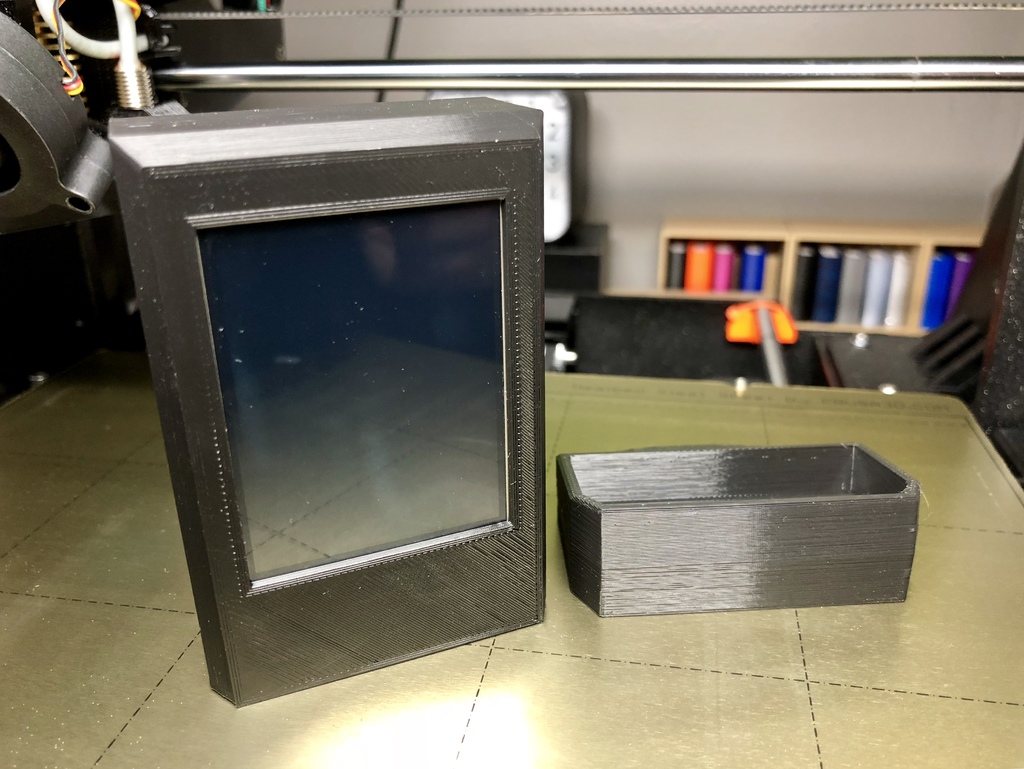 Free 3D file ThingPulse ESP8266 WiFi Color Display Kit Case with Stand ...