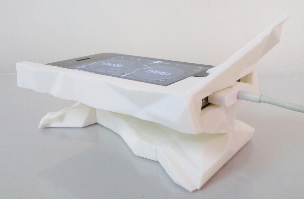 Free 3D file 3D Printed iPhone DJ Console Dock Charger・3D printing ...