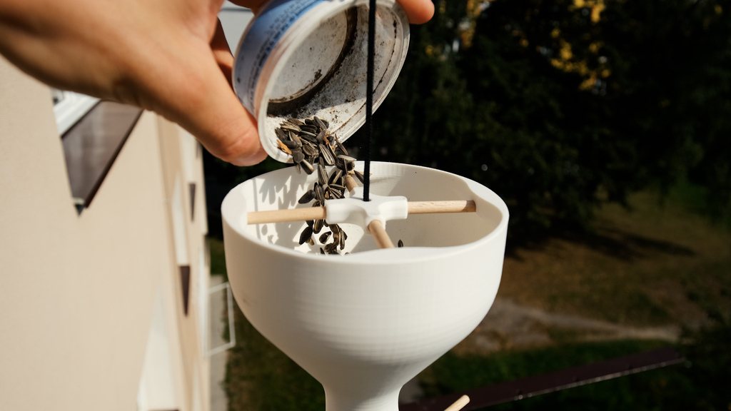 Free 3D file Automatic Bird Feeder MK2・3D printable model to download・Cults