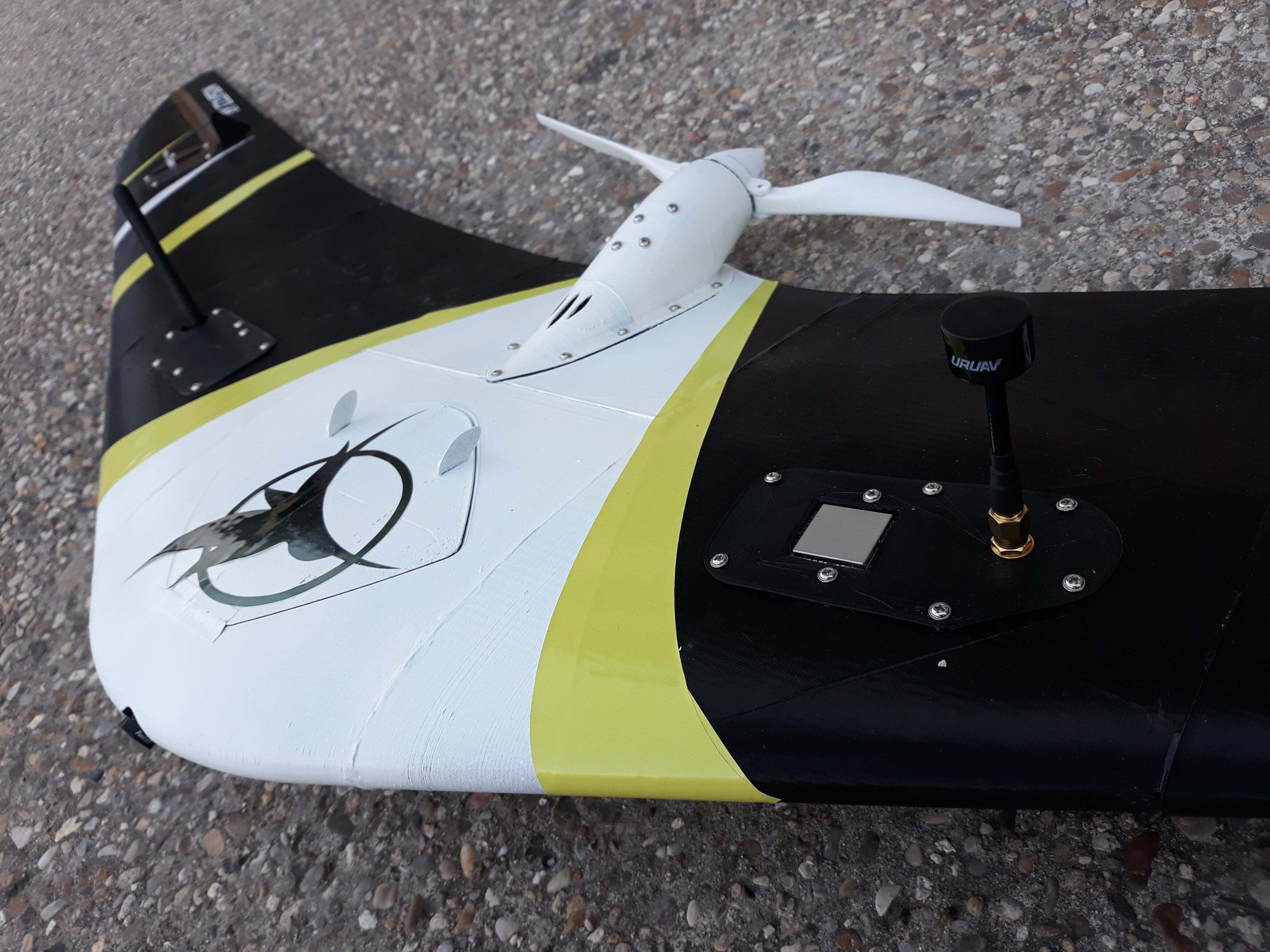 Бесплатный STL файл RC airplane folding propeller, spinner and hub ...