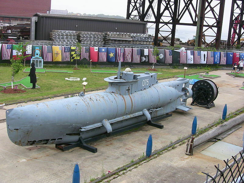 Free STL file 1-87 HO Type XXVIIb Seehund mini submarine waterline ...