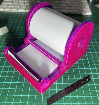 Free 3D file porta y corta rollo de papel estándar. hasta 80mm x 60~70 ...