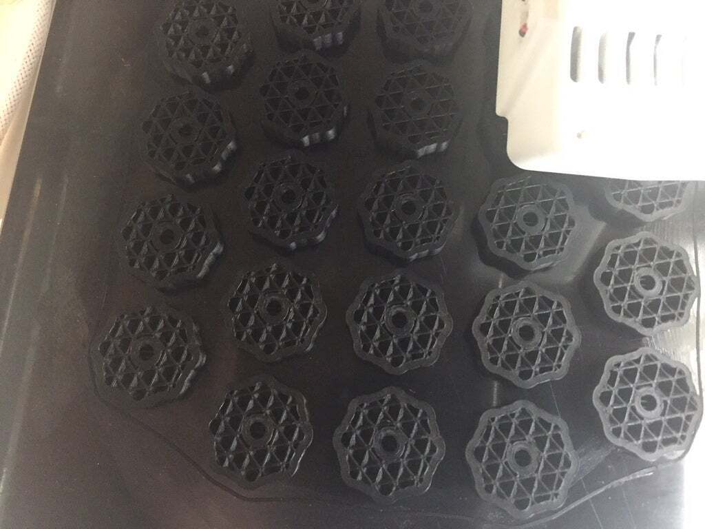 Free STL file Knob insert for M4 machine screw with socket-head cap 🧢 ...