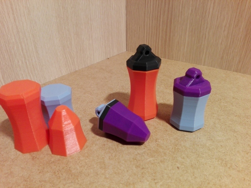 Free STL file LOW POLY KEYCHAIN PILL BOTTLES ! 🗝️・3D printing model to ...