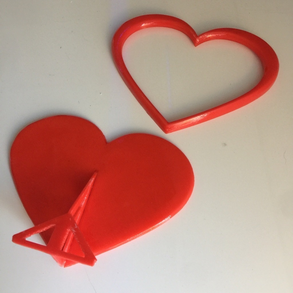 Free 3D file Heart Photoframe 💜・3D printer design to download・Cults