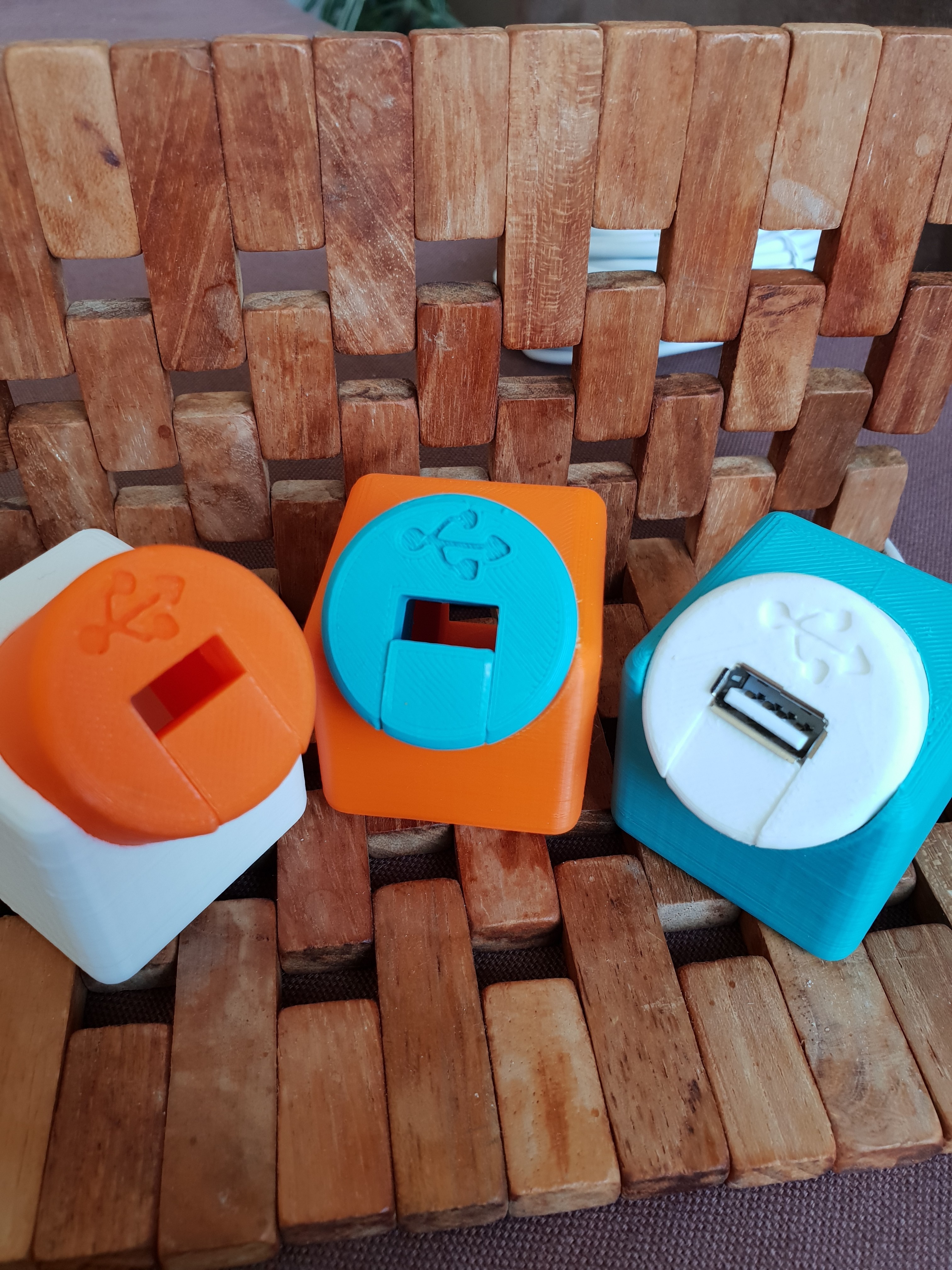 STL file USB Extension Block - Extension for USB key・3D printing design ...