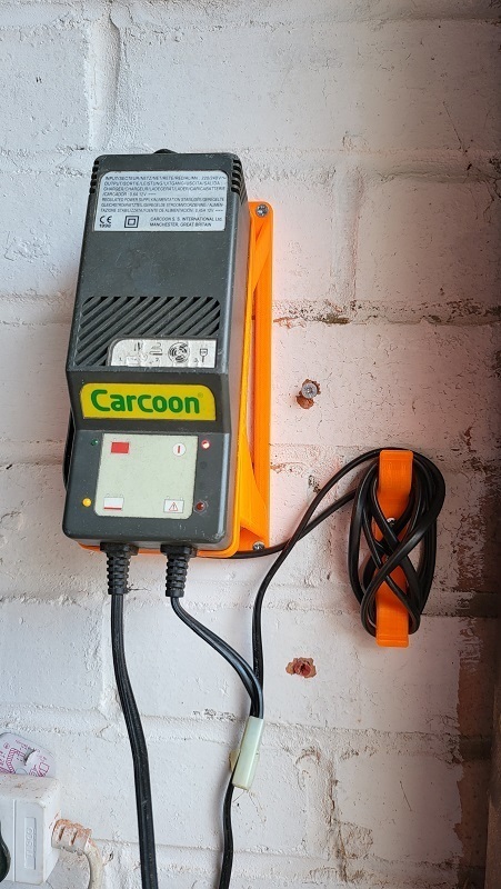 Free STL file Wall bracket for Carcoon charger WITH cable cleat 🔌・3D ...