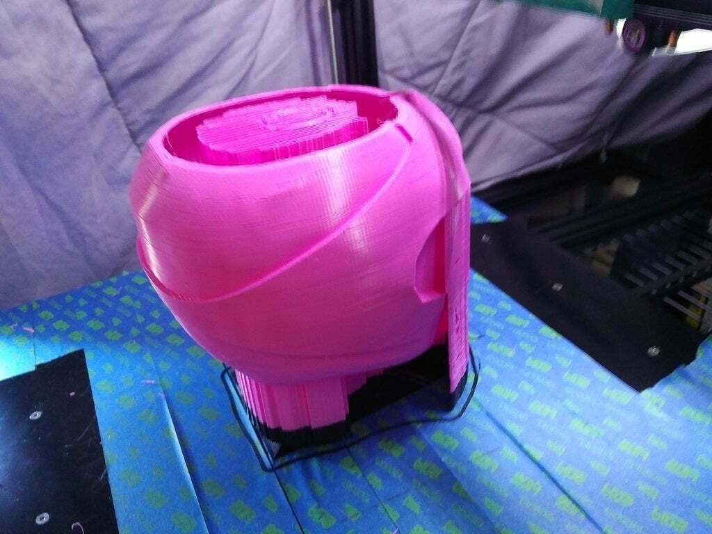 Free STL file Pink Power Ranger Helmet on a stand 🪖・3D printing idea to ...