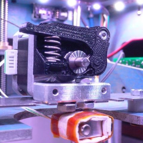 Free 3D printer designs Spring-loaded Thing-O-Matic Drive Block ・ Cults