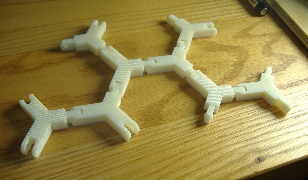 Archivo STL gratis Verticilos de poliedro a presión・Plan de impresión ...