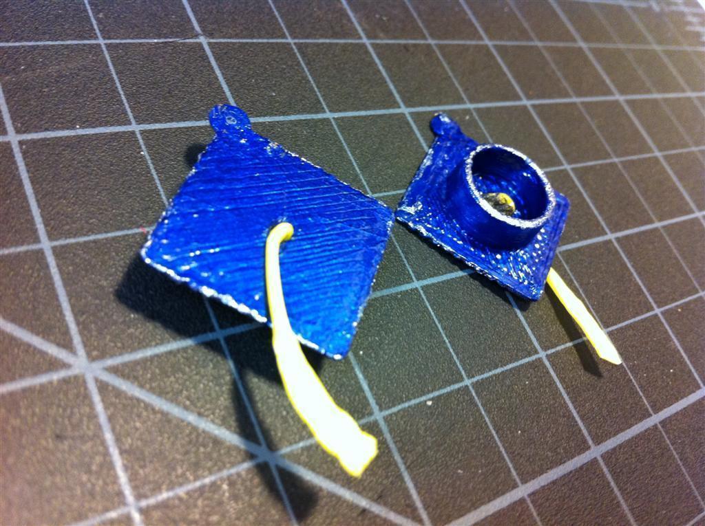 Free STL file p Earring #5 Graduation Cap・3D printable model to ...