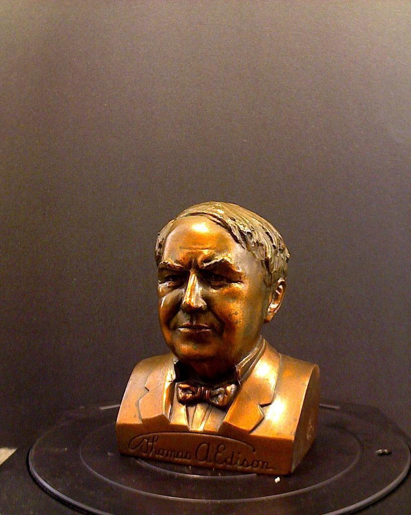 Free STL file Thomas Edison・3D print design to download・Cults