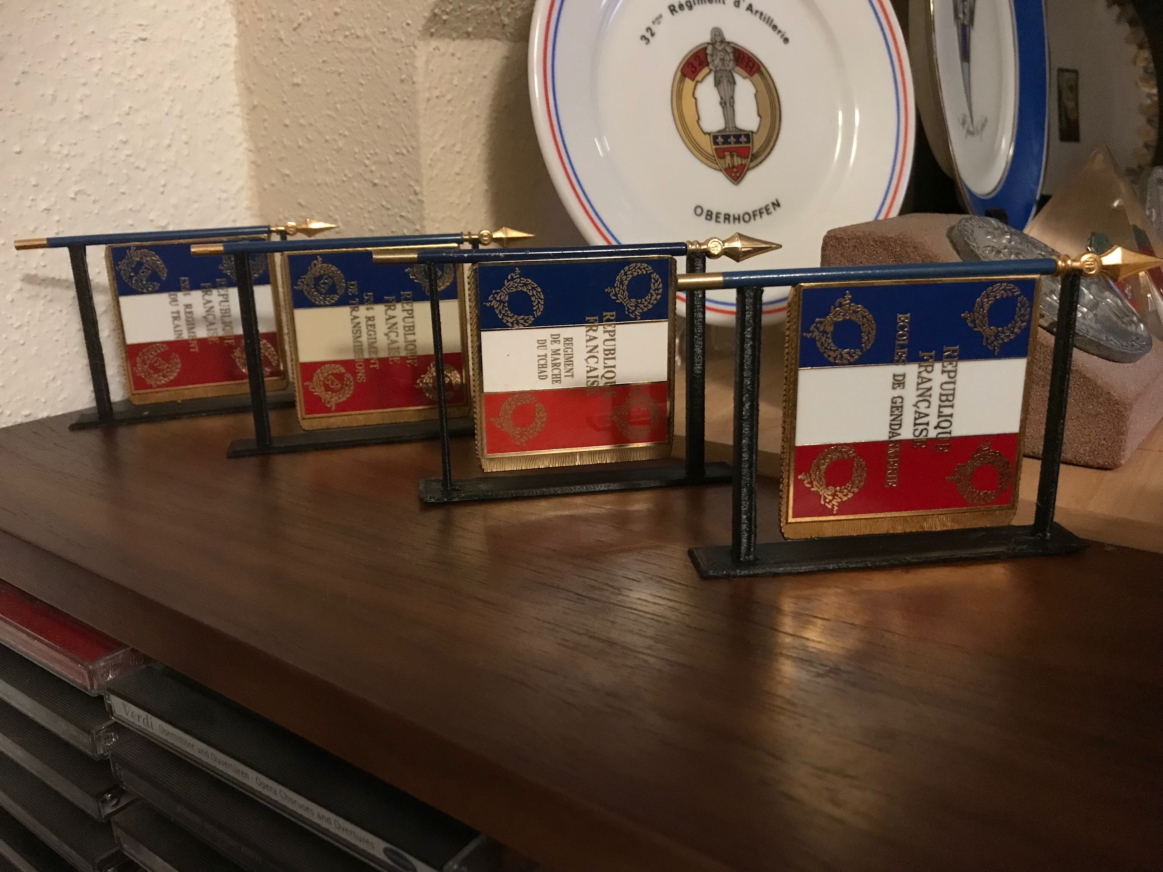 STL file mini-flag display・3D printable model to download・Cults