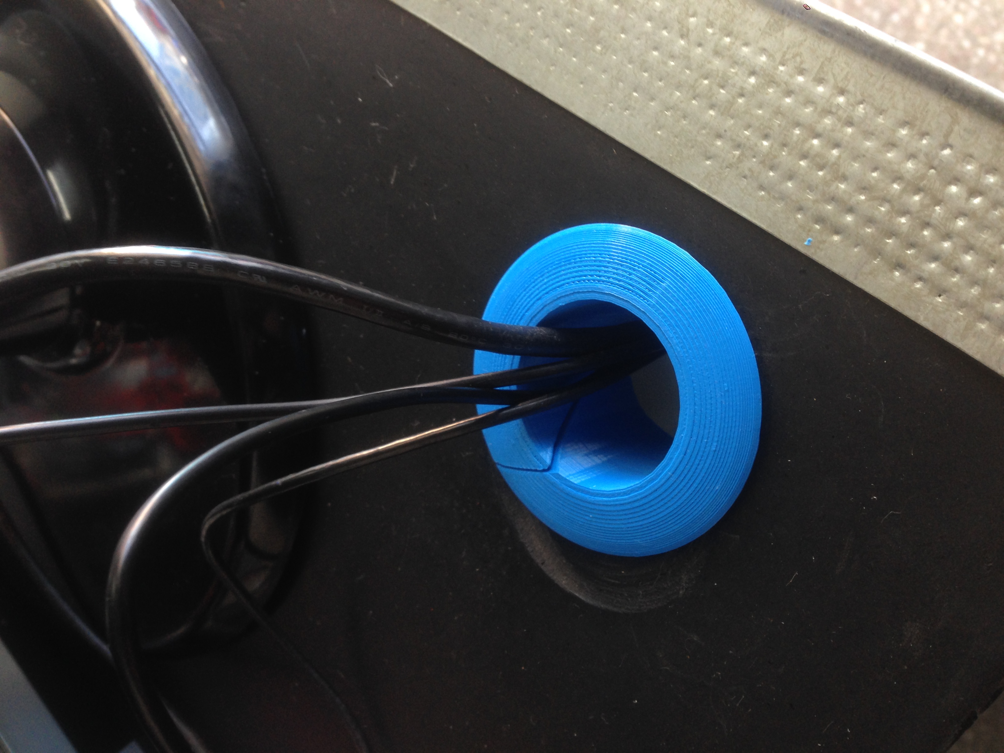 STL file Cable passages・3D printing design to download・Cults