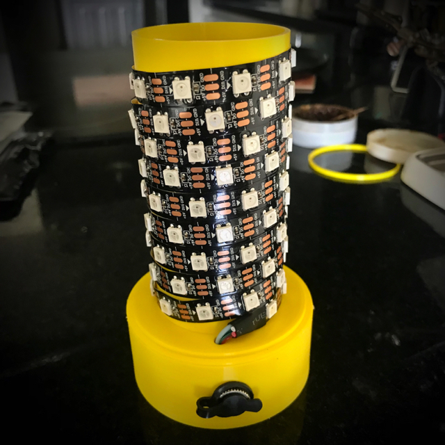Fichier 3D gratuit Lampe cylindrique et carrée + ESP2886 + Wled 👽 ...
