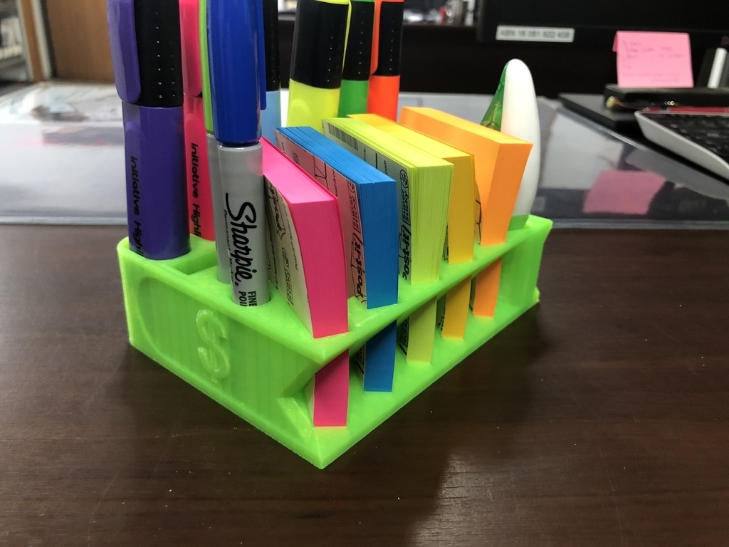 Free 3D file Desk Tidy for Frances and her Post-Its and Highlighter ...