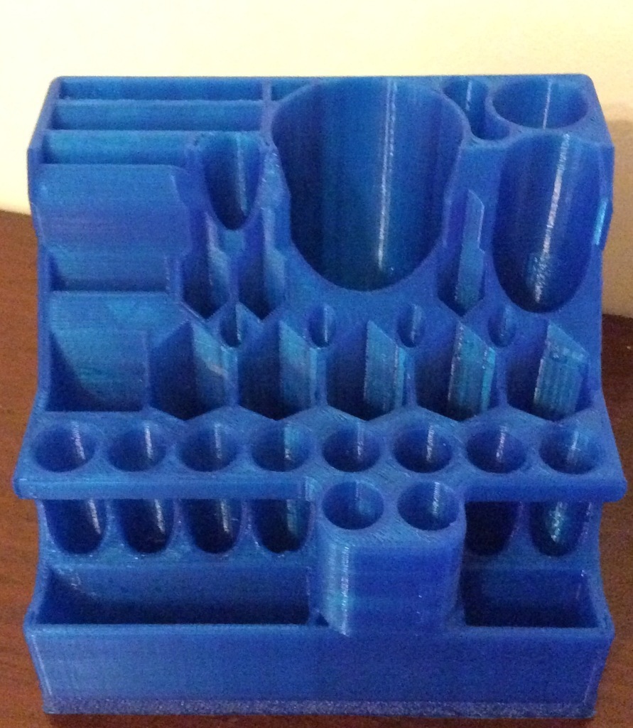 Archivo 3D gratis Ordenador de escritorio para bolígrafos, rotuladores ...