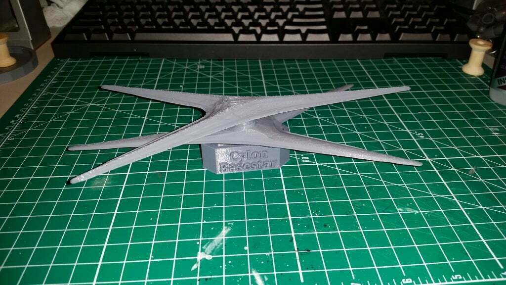 Free STL file Cylon Basestar Half MK2・Model to download and 3D print・Cults