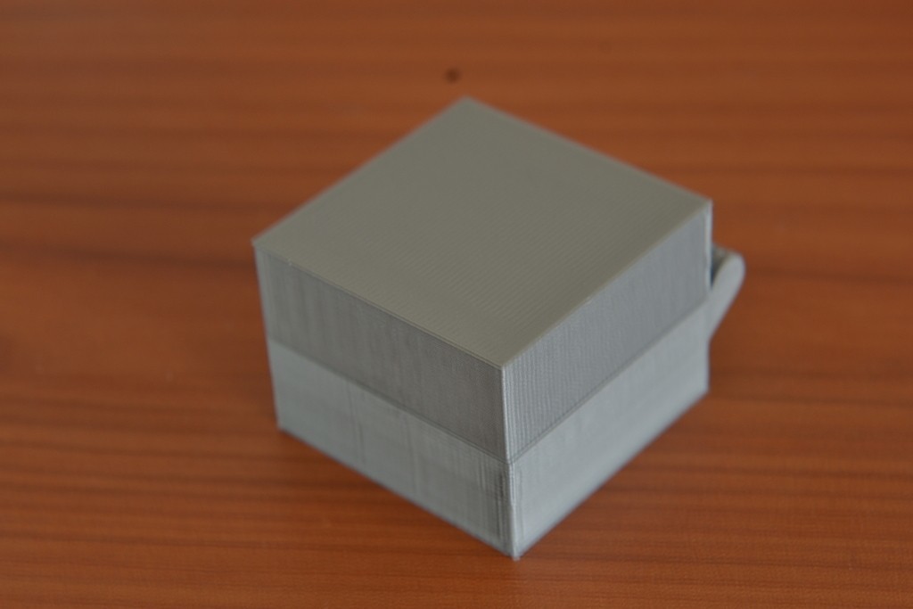 Free STL file Hinged Box With Latch, Somewhat Parametric and Printable ...
