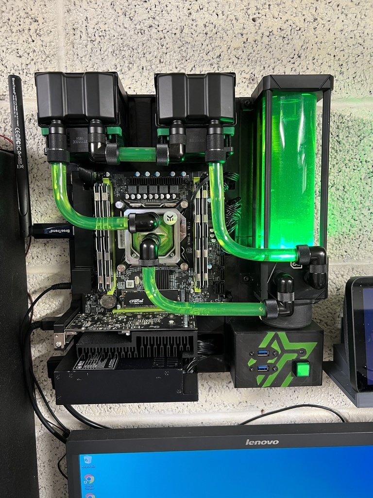 Free 3D file ITX / mATX Xeon Watercooled Wall Mount Open PC Case 🖥️ ...