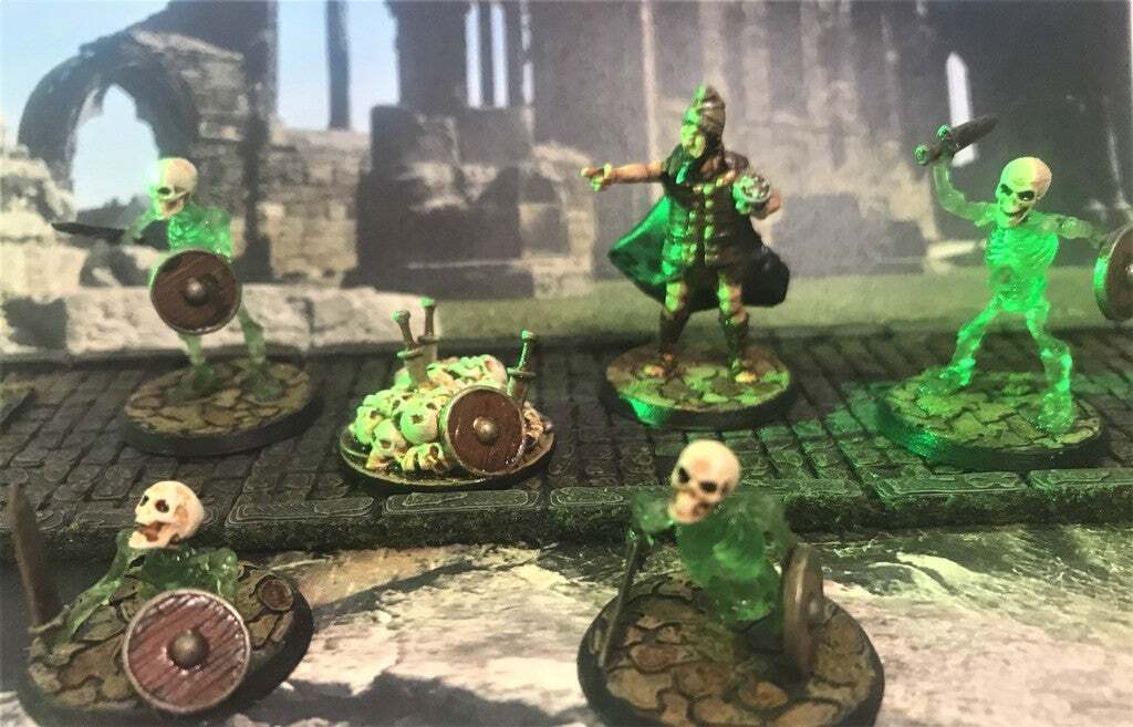 Free STL file Necromancer's Undead Skull & Weapons resurrection pile ...