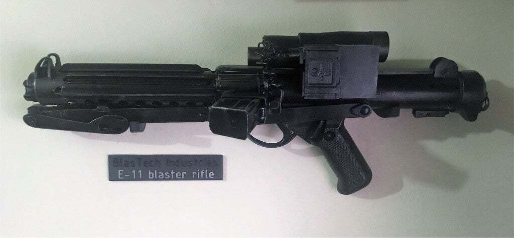 Free STL file E11 Blaster Wall Display Mounts - Star Wars Stormtrooper ...