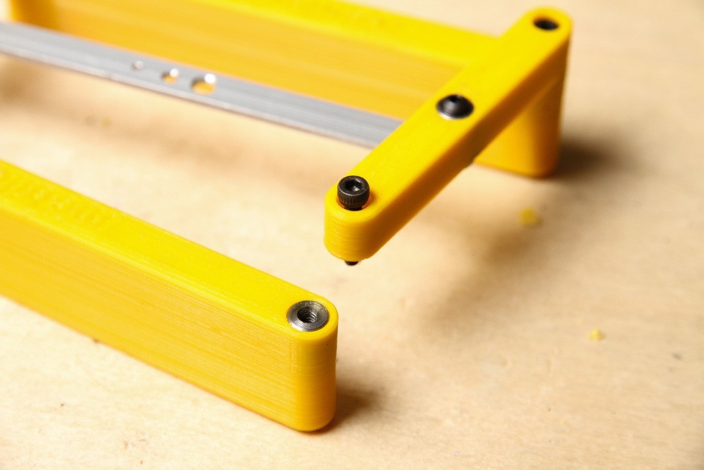 Free STL file Center Finder・Design to download and 3D print・Cults