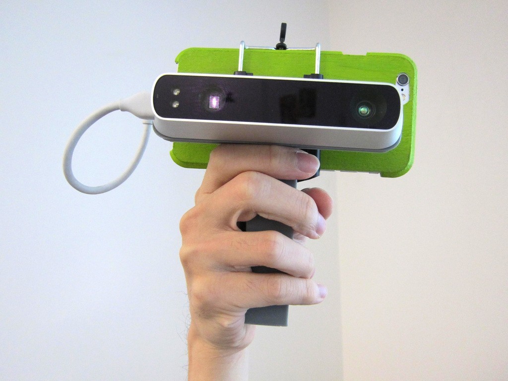 Download free STL file iPhone 5,6 Structure Sensor Grip • 3D printable ...