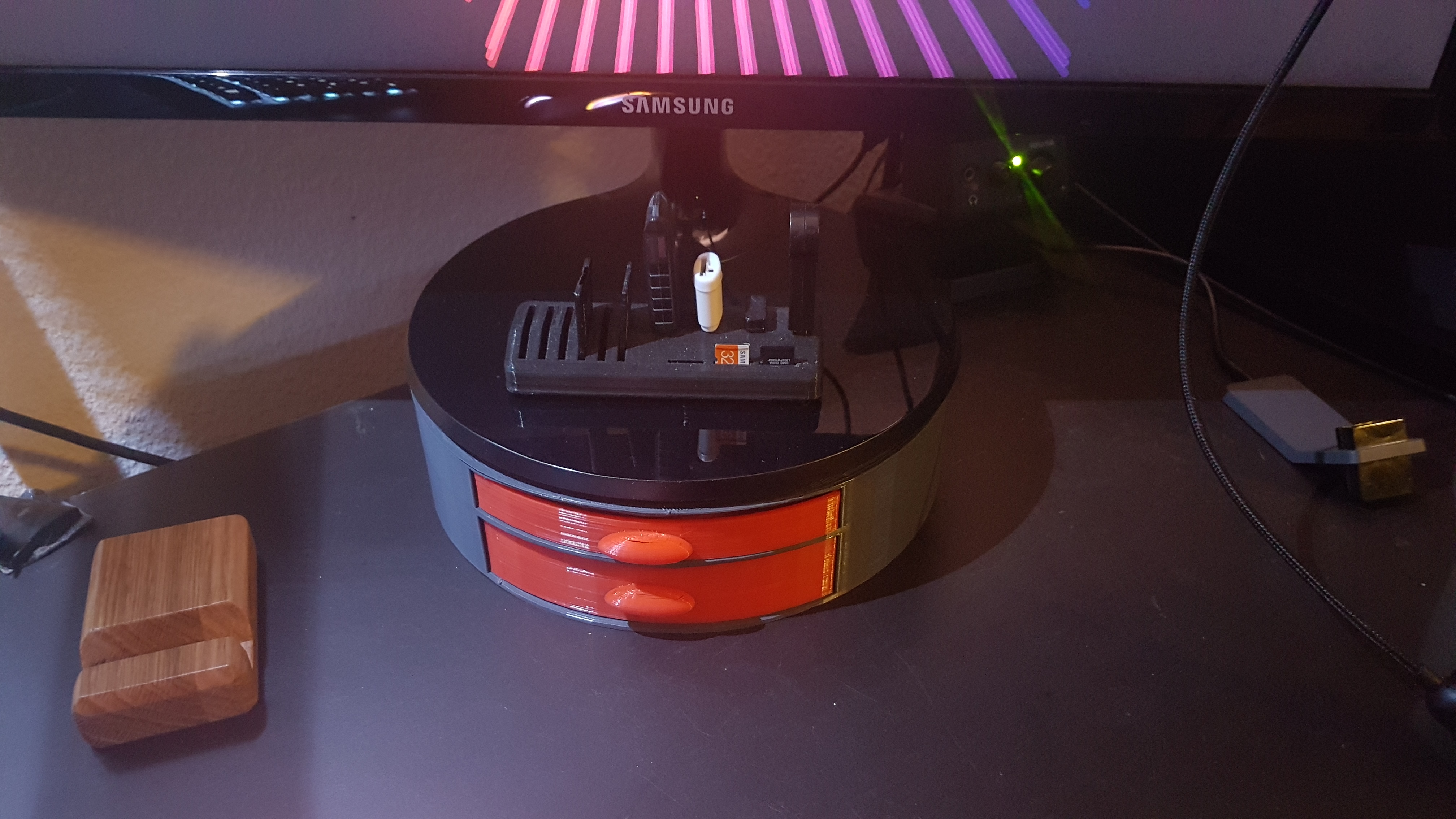 Free STL file screen support with two drawers・Model to download and 3D ...