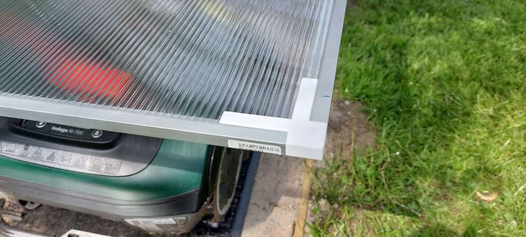 Free 3D file Minimalistic Robot lawn mower garage・3D print model to ...