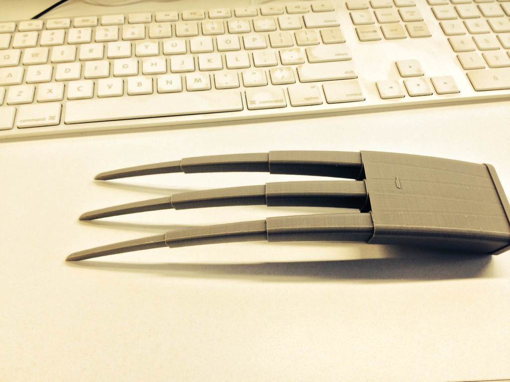 Free STL file Extending Wolverine Claws 🦸・3D printable design to ...
