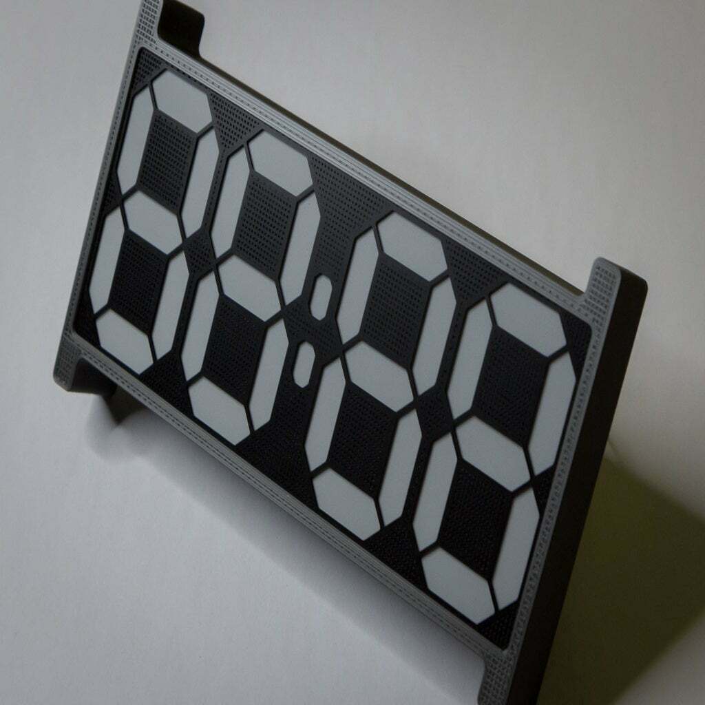 Free STL file Retro 7 Segment Clock TE (Tiny Edition) 🕰️・3D print ...