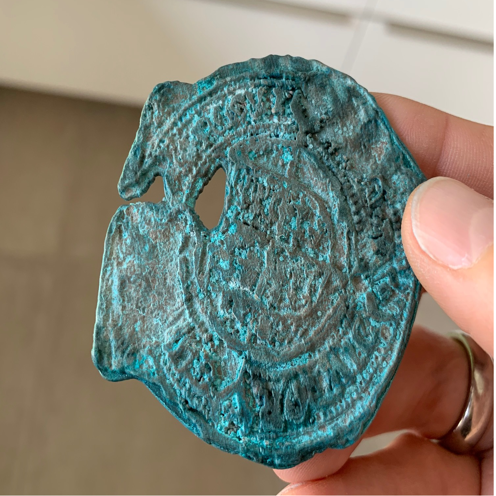 Free STL file Goonies pirate coin (thicker, upright with stand)・3D ...