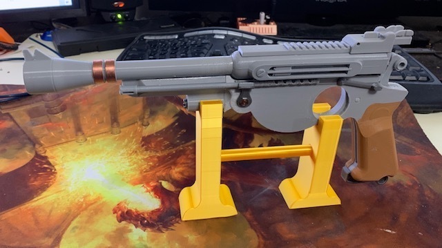 Free 3D file Mandalorian Blaster Stand 🎭・3D printing model to download ...