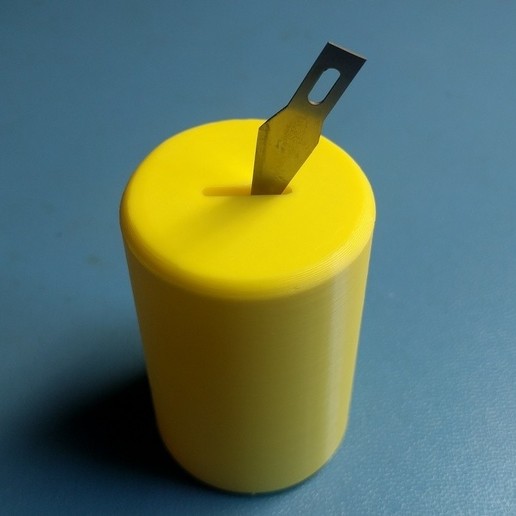 Download free SCAD file Customizable X-Acto blade disposal bank • 3D ...