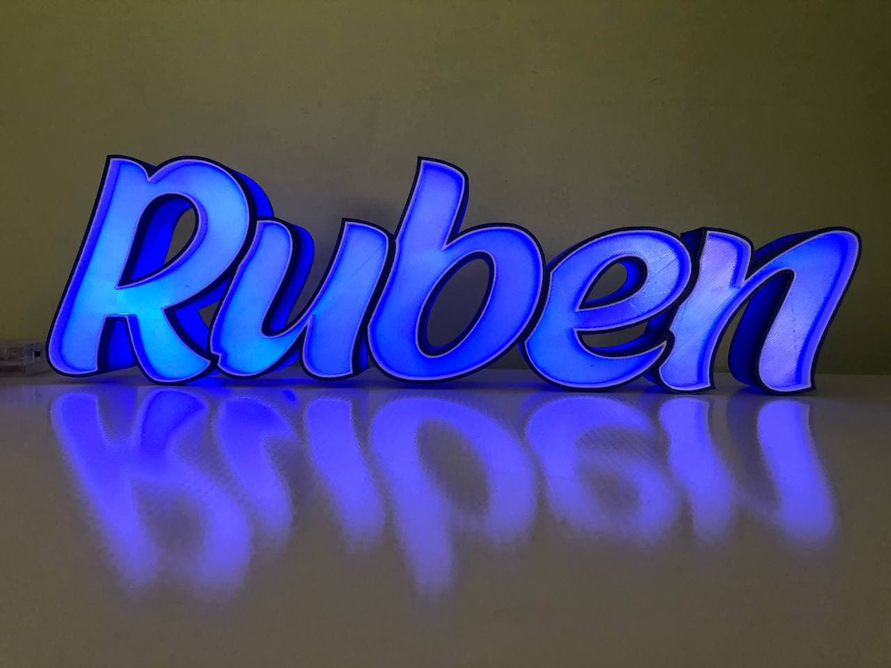 Archivo STL Ruben BRIGHT NOMBRE・Modelo de impresora 3D para descargar・Cults