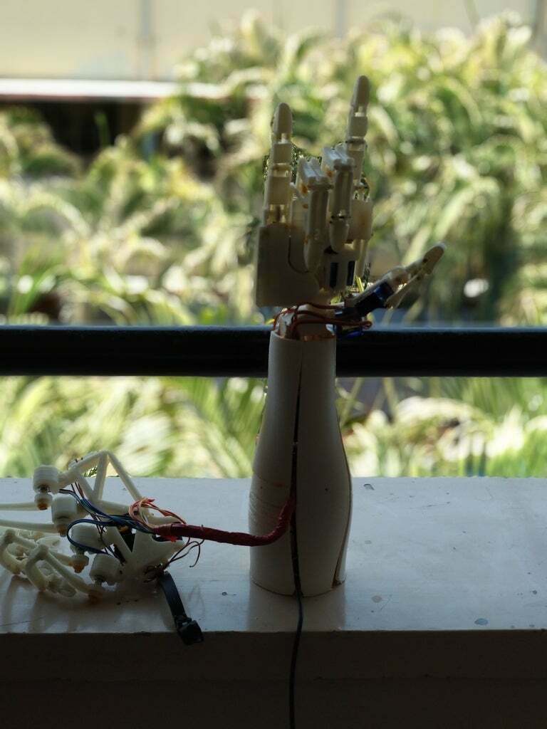 Free 3D file Smart Hands 🤲・3D printable model to download・Cults