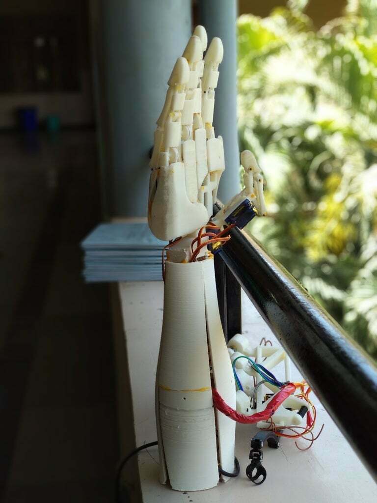 Free 3D file Smart Hands 🤲・3D printable model to download・Cults