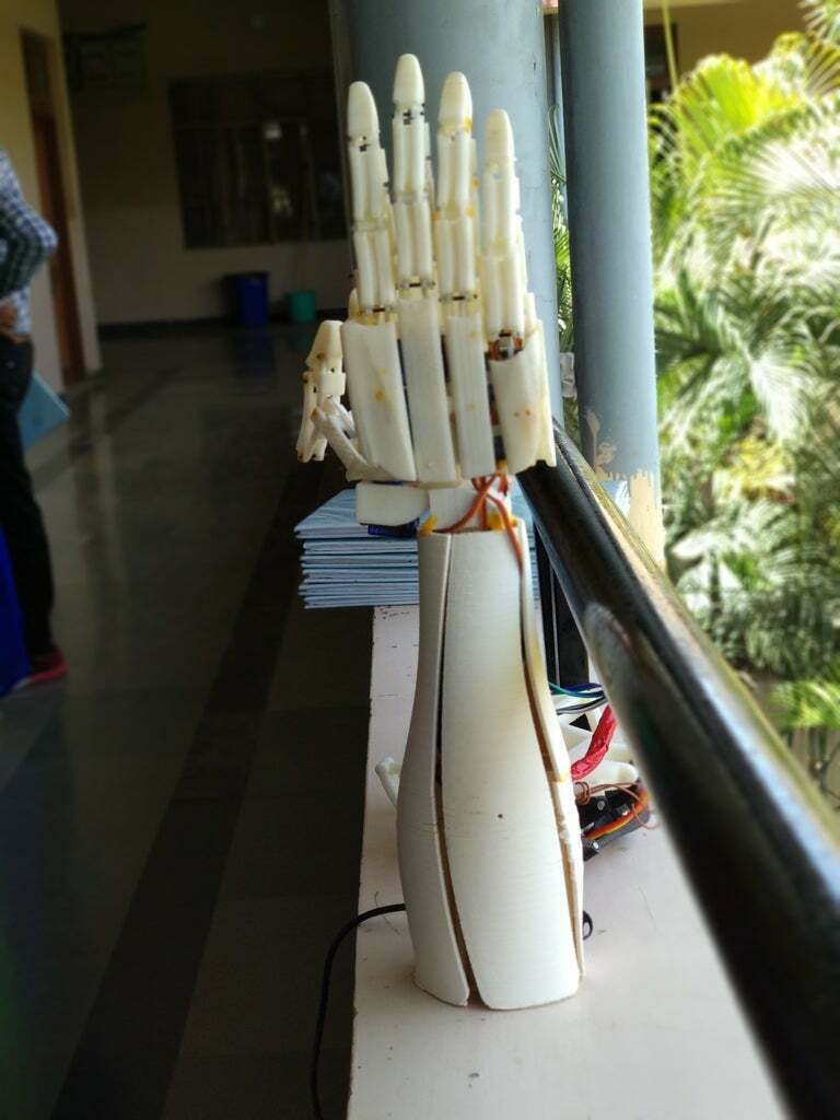 Free 3D file Smart Hands 🤲・3D printable model to download・Cults